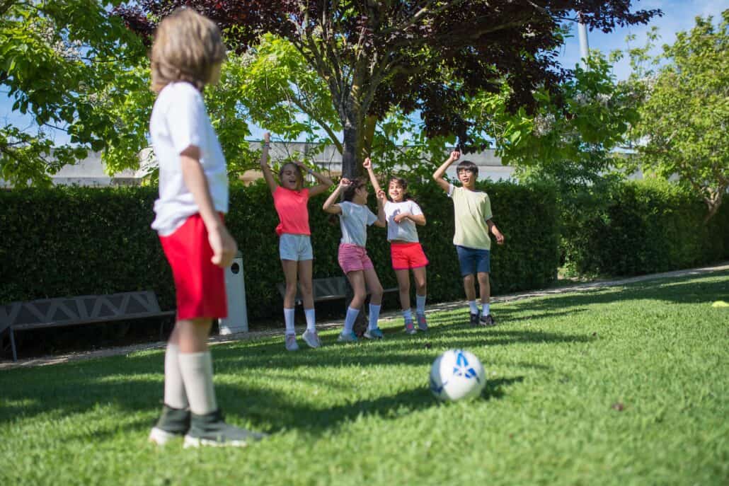 Simple Soccer Activities to Develop the First Touch - Barcelona Premier SC